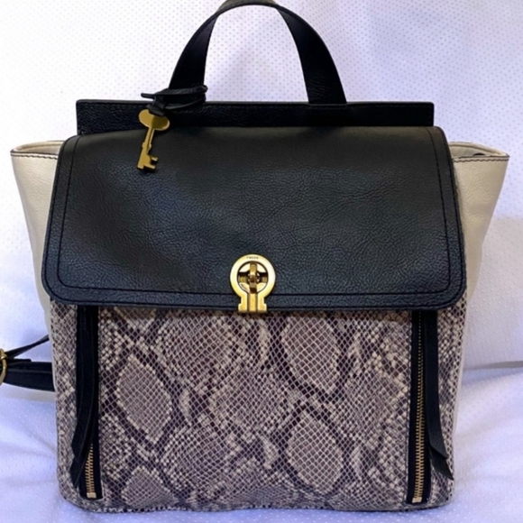 Fossil | Bags | Fossil Amelia Convertible Backpack | Poshmark